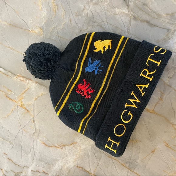 Warner Bros. | Accessories | Harry Potter Hogwarts Winter Stocking Cap ...